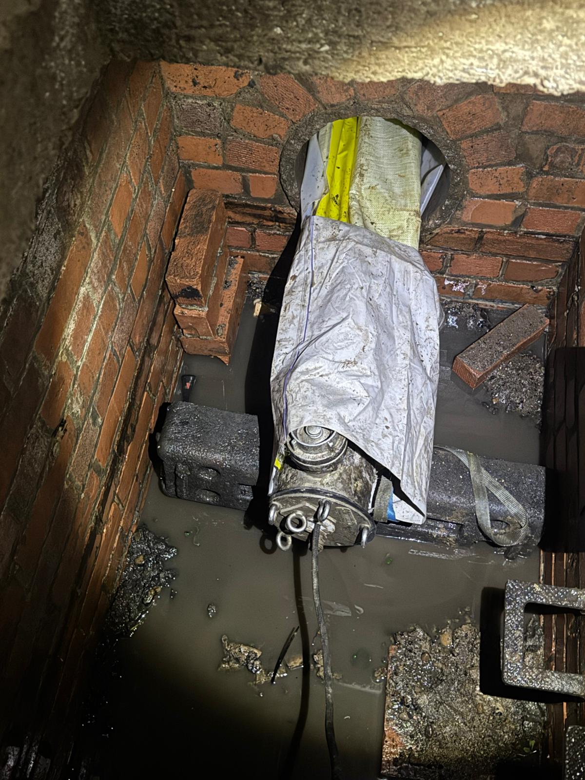 FIVE PIPE SECTIONS. OVER 200 METRES. COMPLETED OVERNIGHT - UKSTT